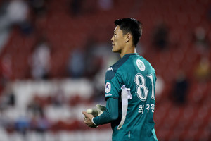 '유효슛 12개에도 무실점' 최철원 GK, K리그2 19R MVP